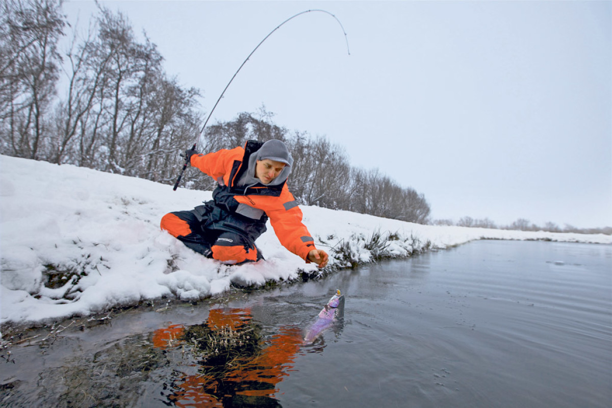 Forellenangeln im Winter - Eiskalt fangen - BLINKER