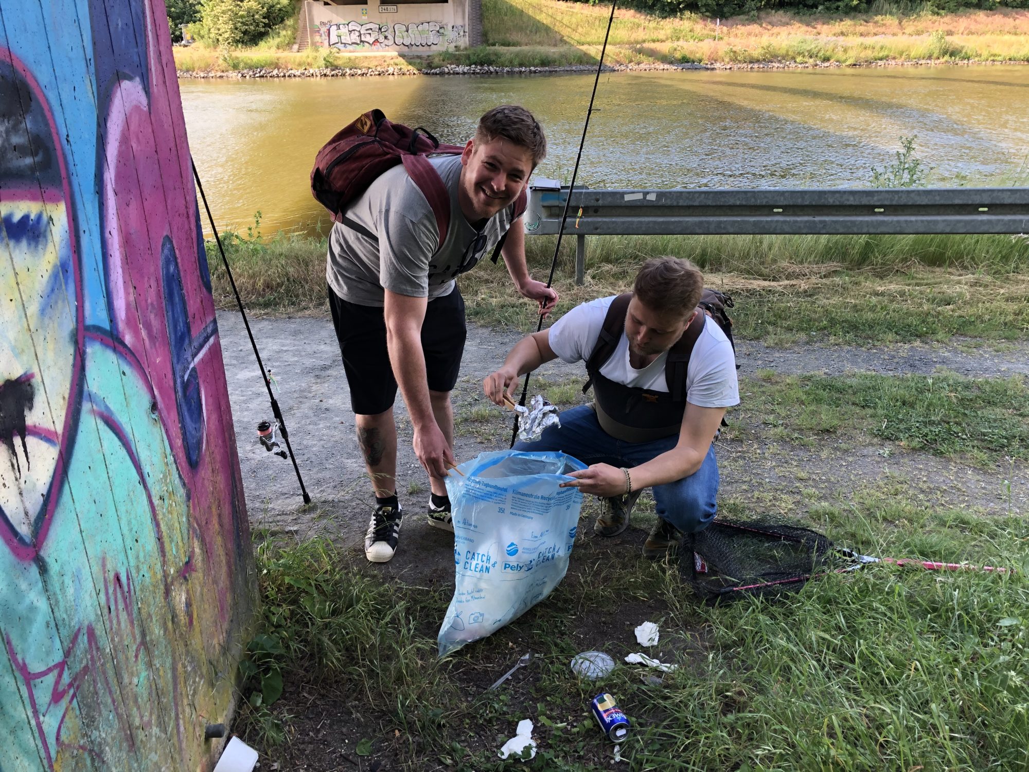 Catch & Clean Day: Angler säubern Gewässer - BLINKER